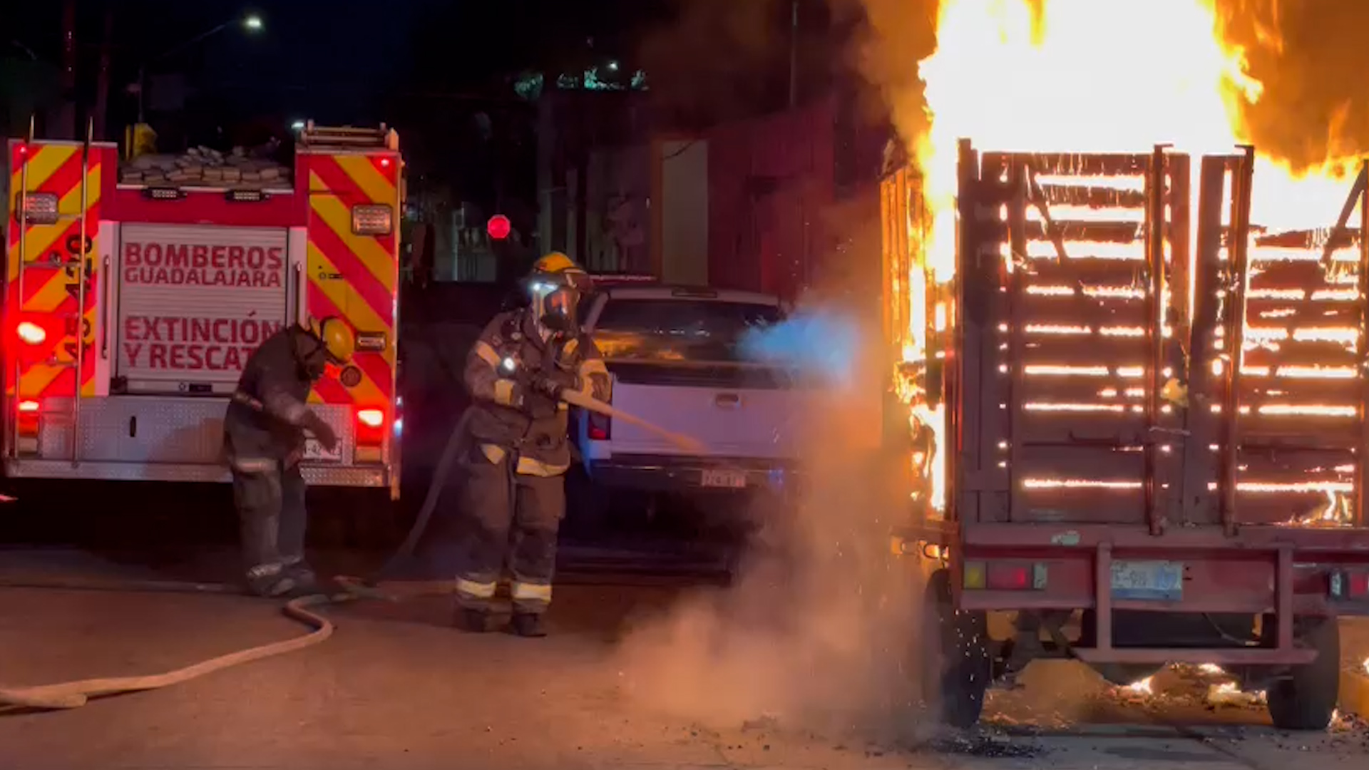 Queman camioneta en la Col. del Fresno • Alerta Jalisco